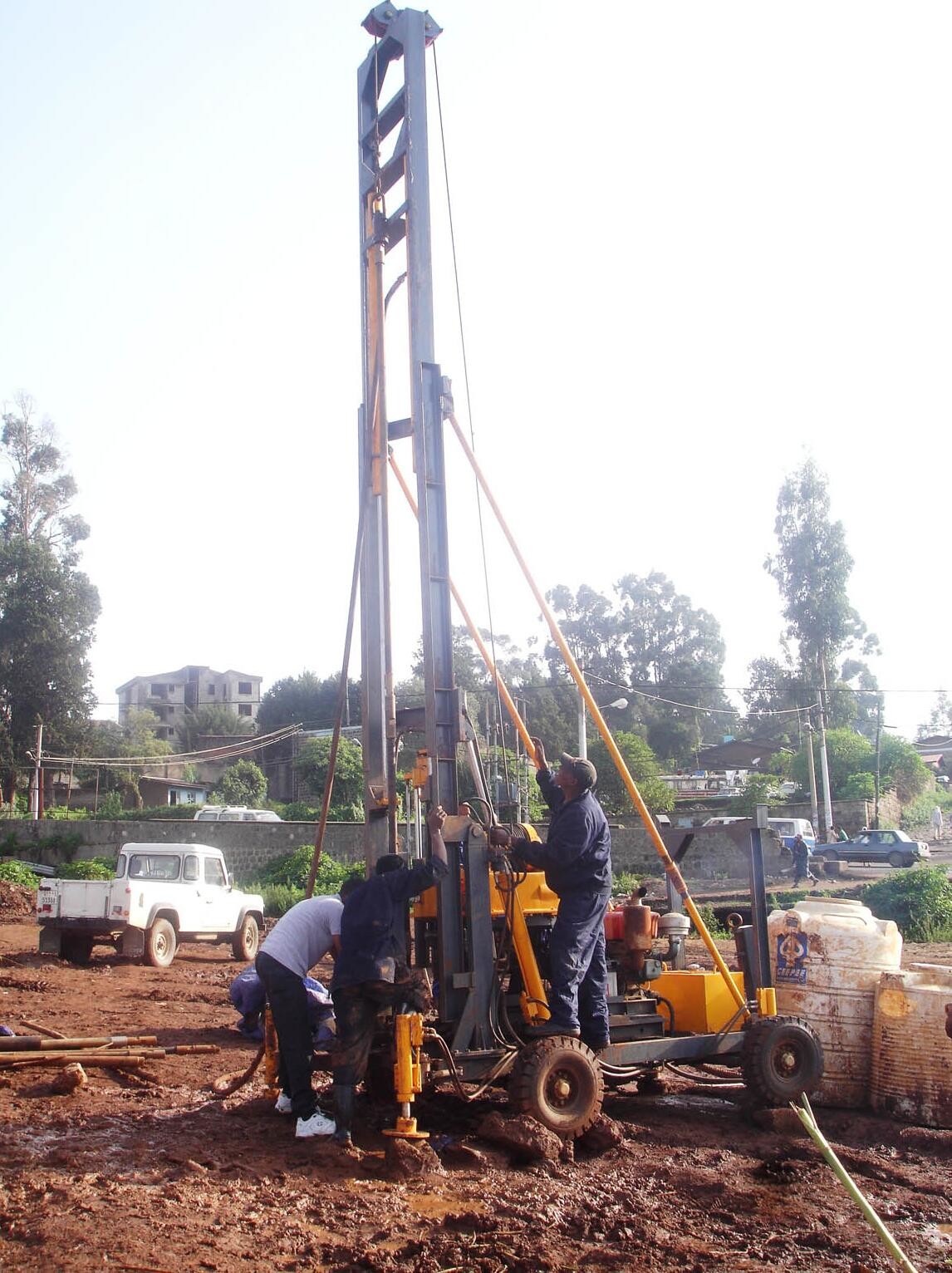 High Frequency Crawler Core Drilling Rig Four Hydraulic Jacks 350m ... High Frequency Crawler Core Drilling Rig Four Hydraulic Jacks 350m ...
