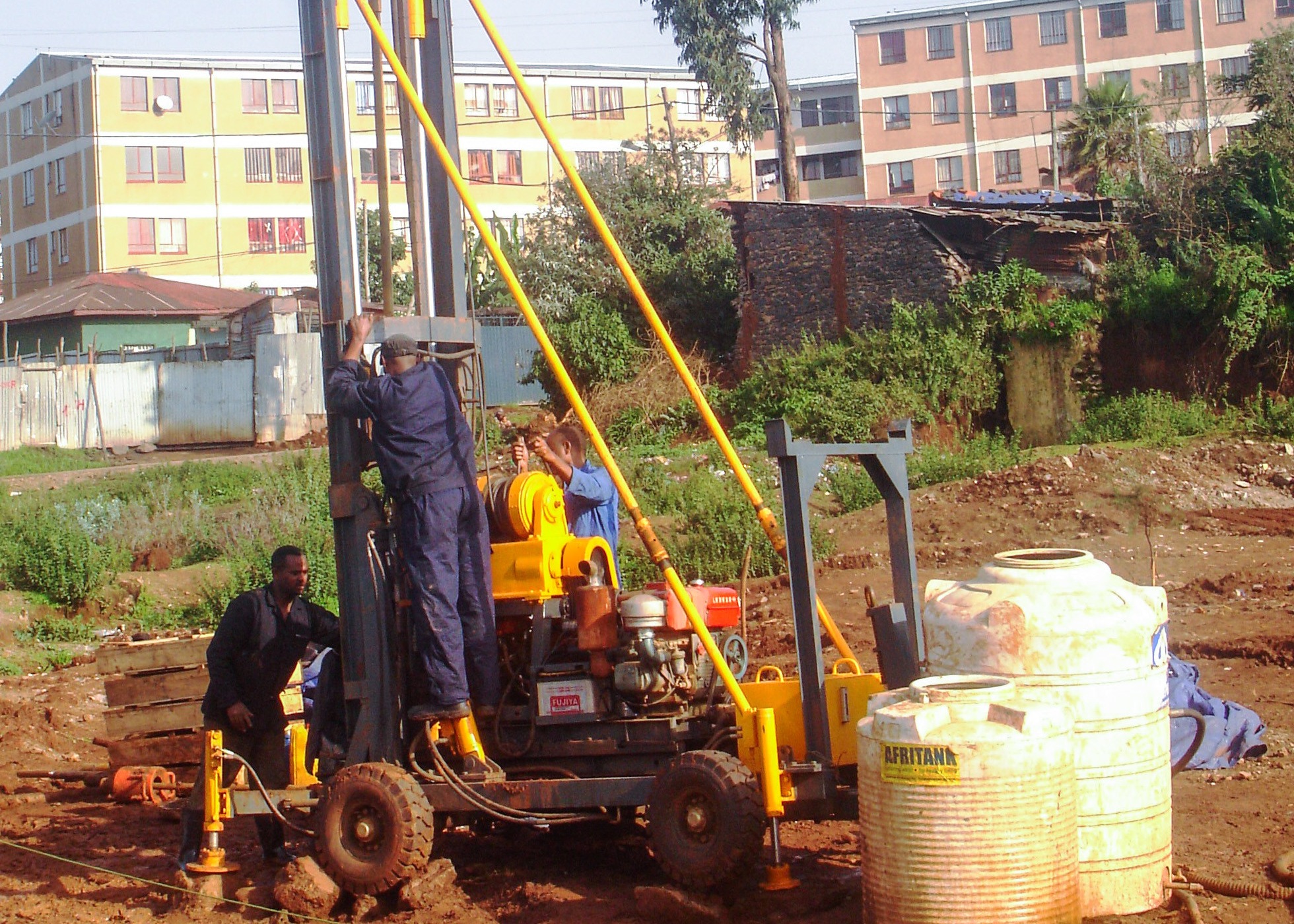 High Frequency Crawler Core Drilling Rig Four Hydraulic Jacks 350m ... High Frequency Crawler Core Drilling Rig Four Hydraulic Jacks 350m ...
