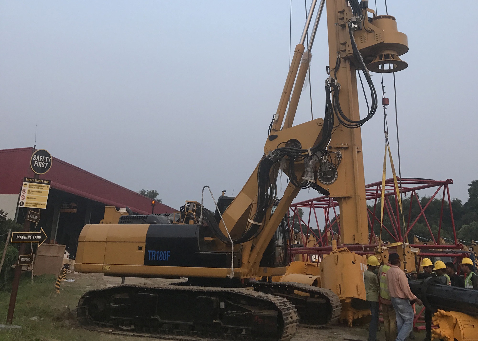 Rotary Drilling Rigs TR180F Drilling Depth 57.5m Overall height 46.5 ...